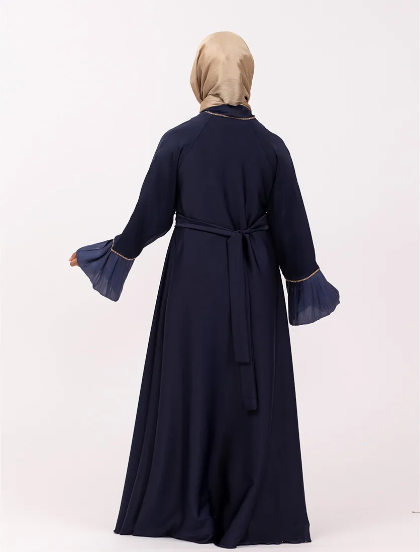 Experience sophistication and grace with this exquisite Regal Charm ...